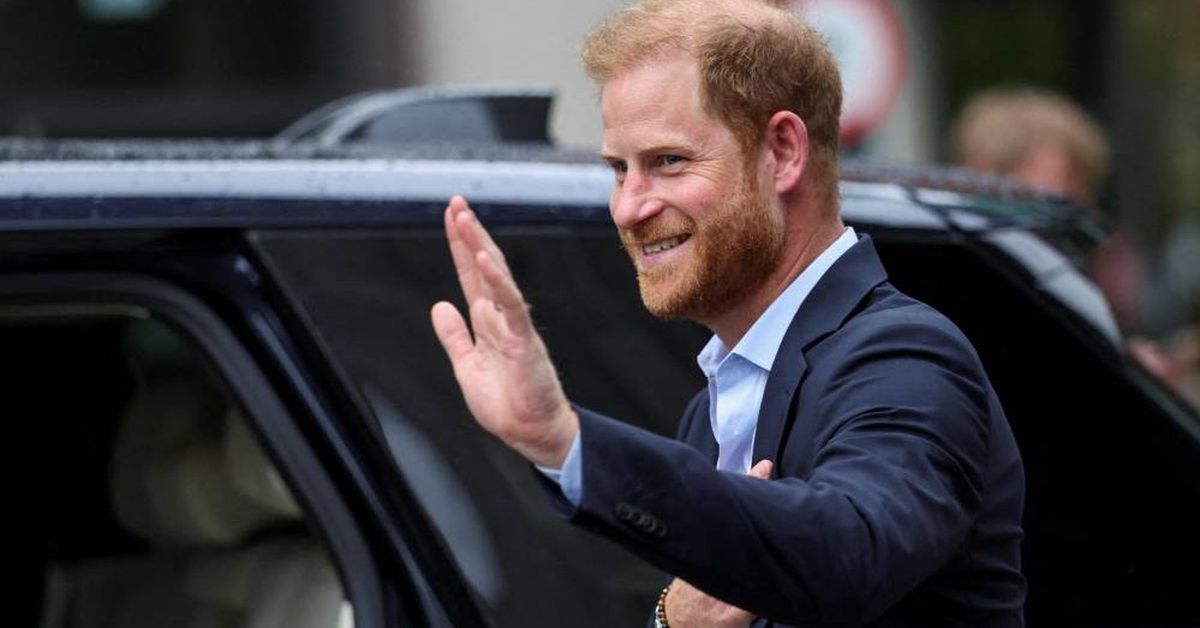 El príncipe Enrique afirma tener la 'conciencia tranquila' respecto a su autobiografía - Show ...