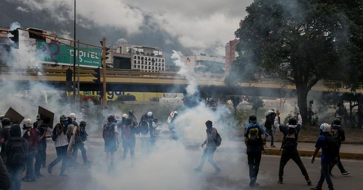 Varios heridos, uno de gravedad, durante una protesta opositora en ...