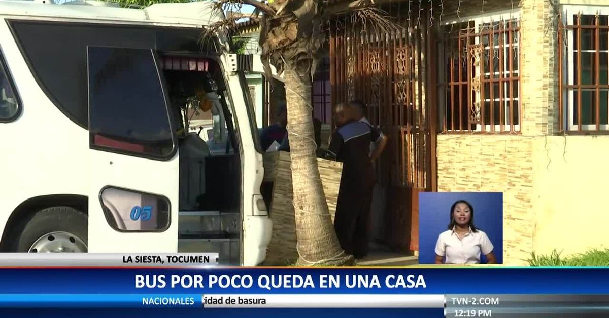 Bus de La Siesta casi se estrella contra una casa - Nacionales | Tvn Panamá