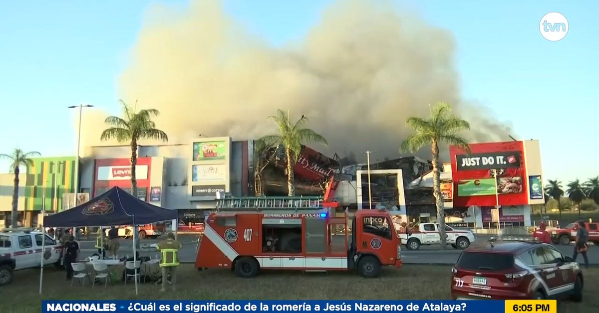 City Mall: Incendio arrasó City Mall en Chiriquí, bomberos inician ...