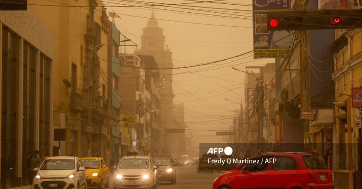 Tormenta de arena y polvo cubre regiones costeras del sur de Perú ...