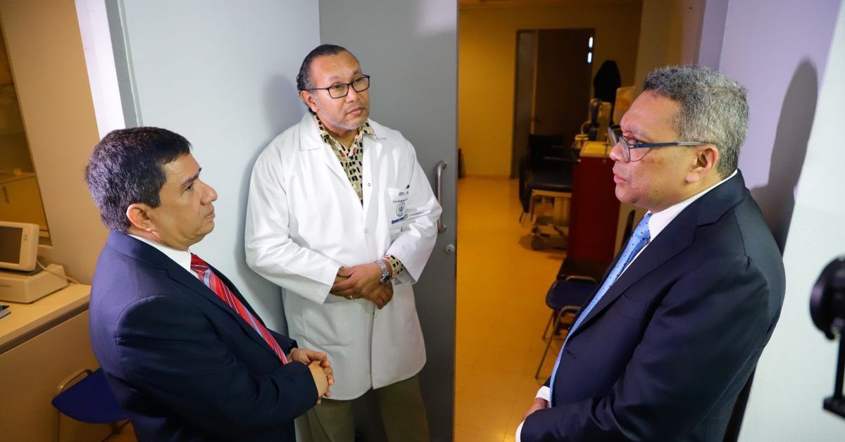 Dino Mon realiza recorrido en policlínicas de Panamá Oeste - Nacionales ...