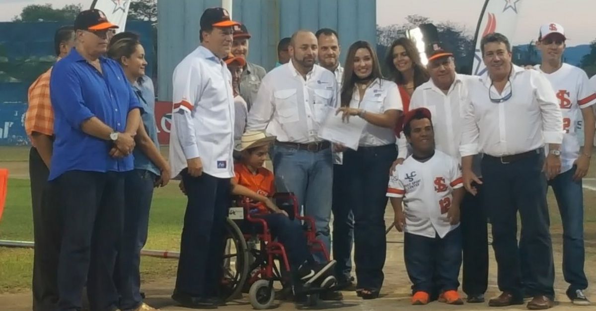 Entregan orden de proceder para construir el estadio Roberto "Flaco ...