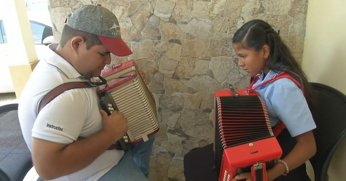 Música típica panameña: Niños en Herrera aprende a tocar instrumentos ...