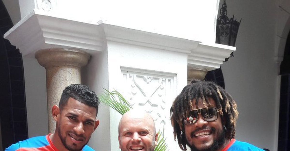 El embajador británico en Panamá, Damion Potter felicitó a Gary Stempel ...