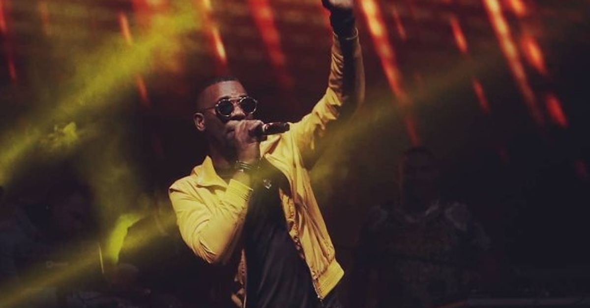 Nando Boom sufre caída durante presentación. ¿Qué pasó con el ícono del ...