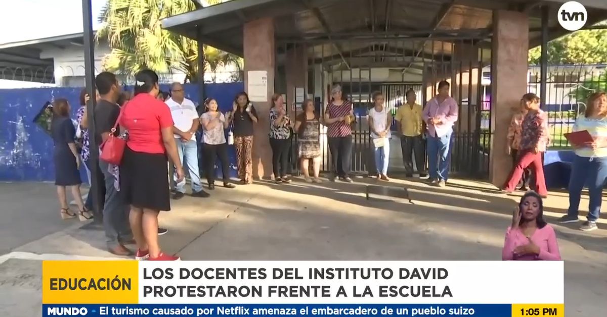 Docentes protestan por la proliferación de moscas y malos olores en el ...