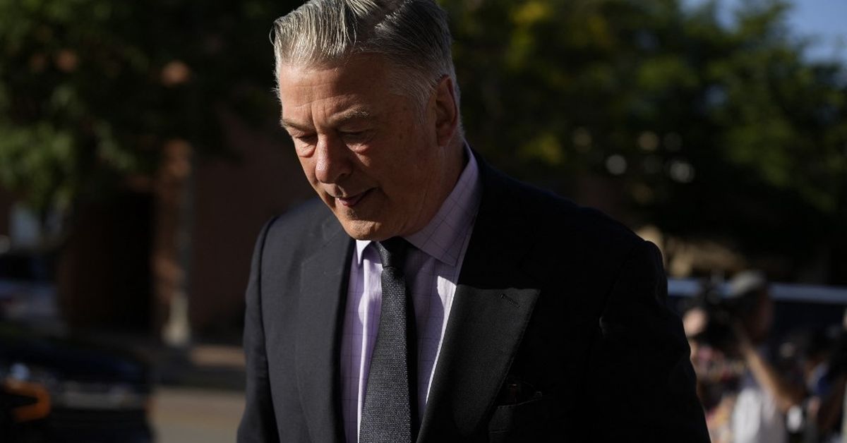 Juicio a Alec Baldwin | Peritos descubrieron balas reales en la pistola ...