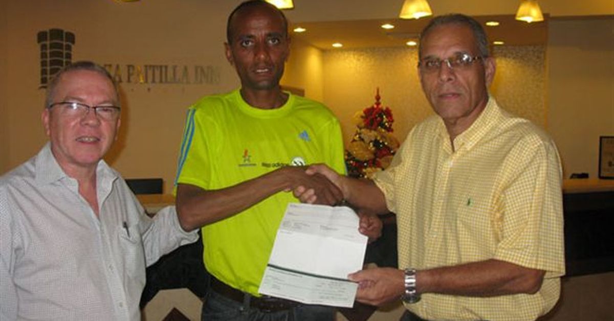 Reta recibe dinero de Maratón de Panamá - Más deportes | Tvn Panamá