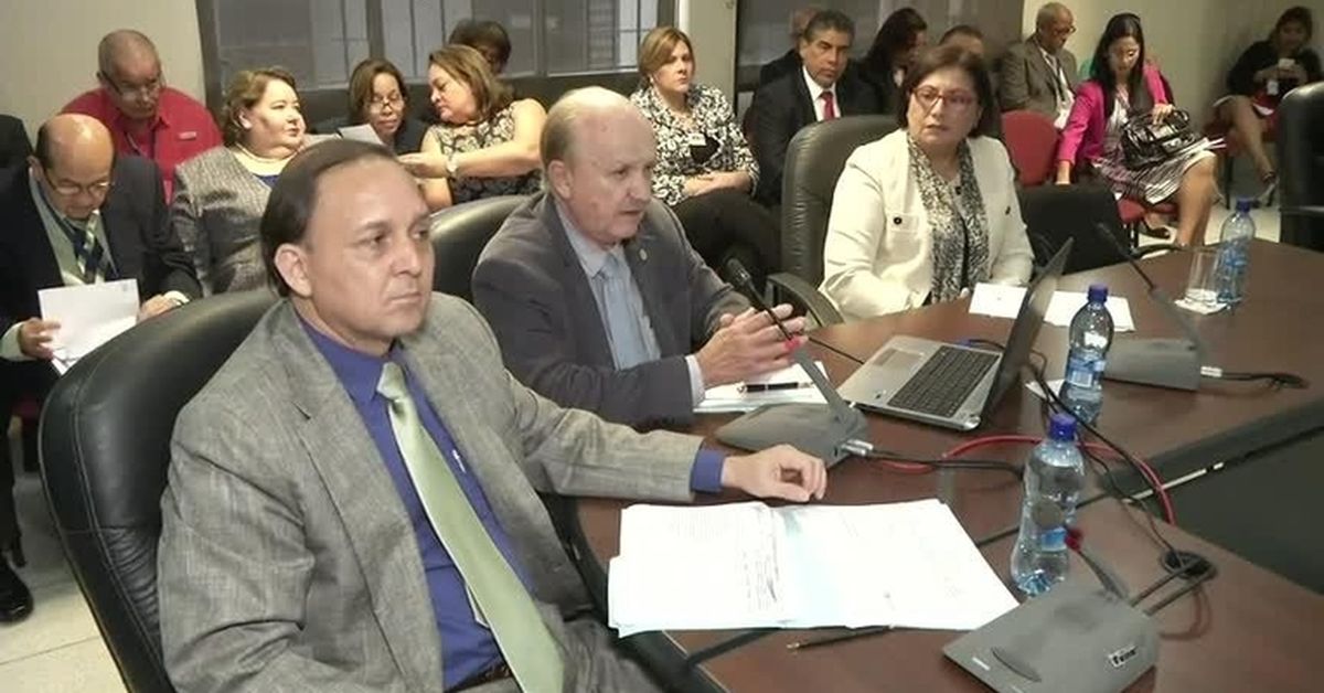 CD le da la espalda a la reelección de Erasmo Pinilla - Política | Tvn ...