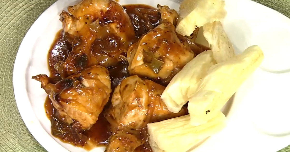 Vídeo | Receta: Pollo en salsa bbq y yuca frita - Cocina con Alexis ...