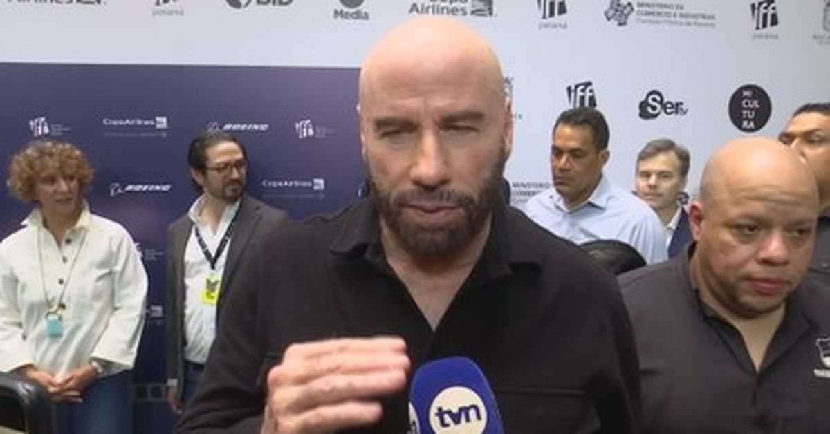 John Travolta deslumbra como Santa Claus y revive 'Grease' en comercial ...