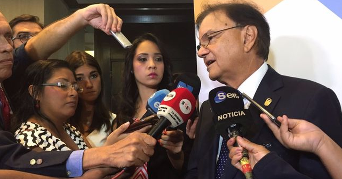 Secretario de Metas defiende a Roberto Roy de acusaciones sobre coimas ...