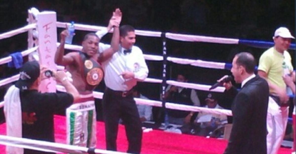 Mosquera apostó y ganó la corona latina - Boxeo | Tvn Panamá