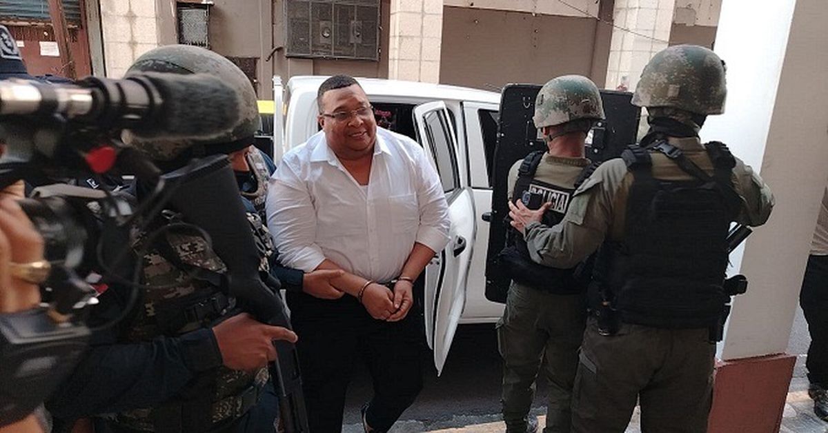 Imputan cargos por peculado a Alex Lee, exalcalde de Colón; ordenan ...