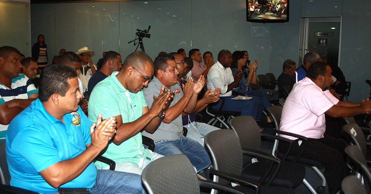 Conductores de 'buses nevera' se presentan ante la Asamblea Nacional ...