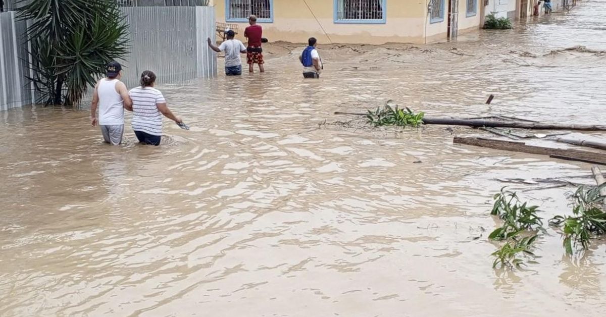 Al Menos 500 Personas Evacuadas En Ecuador Por Inundaciones