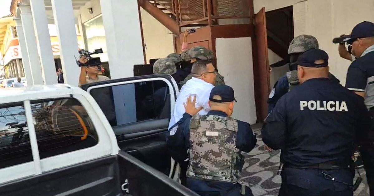 Alex Lee: Imputan cargos contra el alcalde de Colón, Alex Lee, por ...