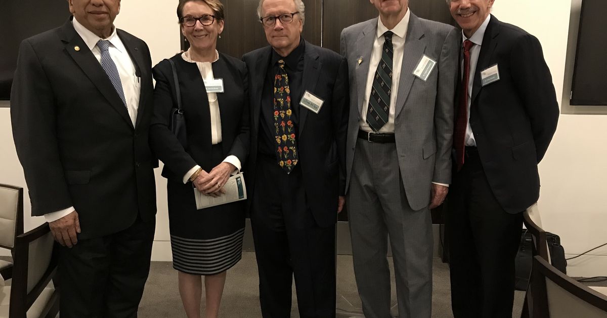 Doctor Adán Ríos es reconocido por prestigiosa sociedad médica en ...