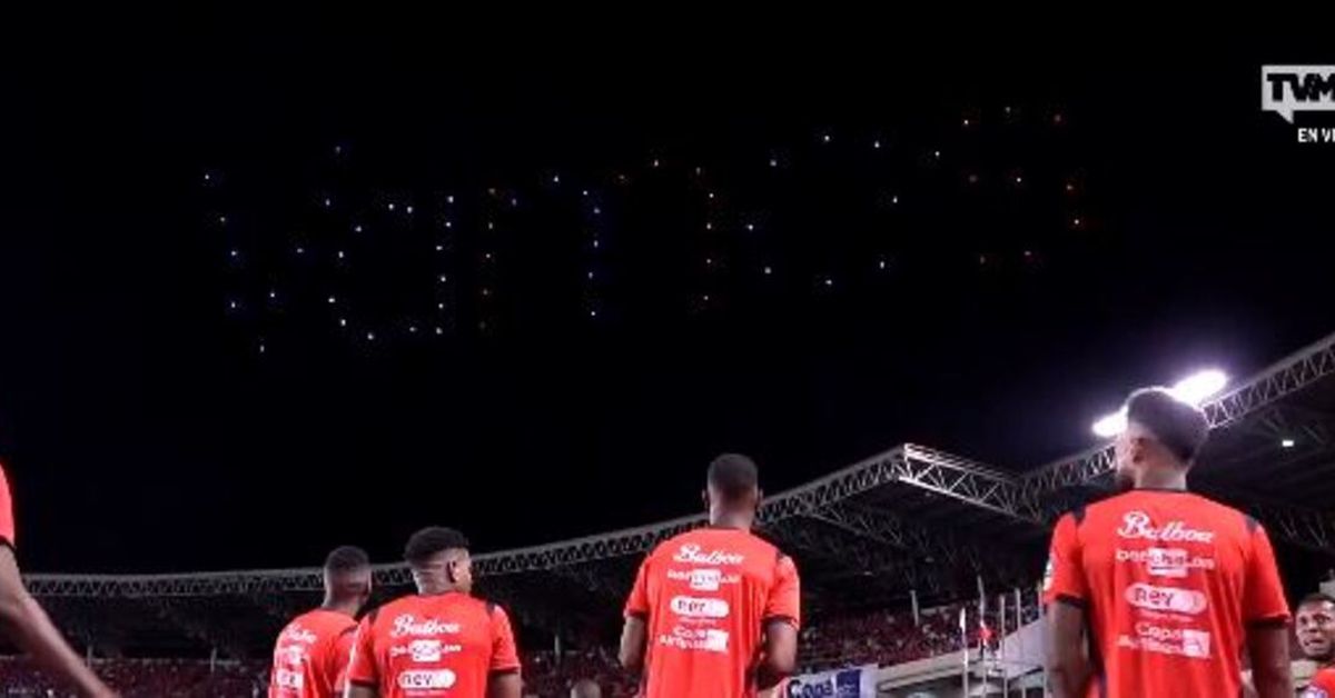 Vídeo | Espectáculo de los drones en el Rommel Fernández Gutiérrez ...