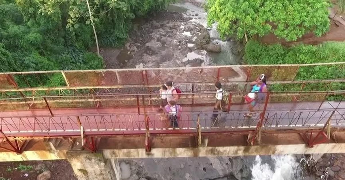 El dolor tras el accidente en el puente de Santa Marta - Nacionales ...