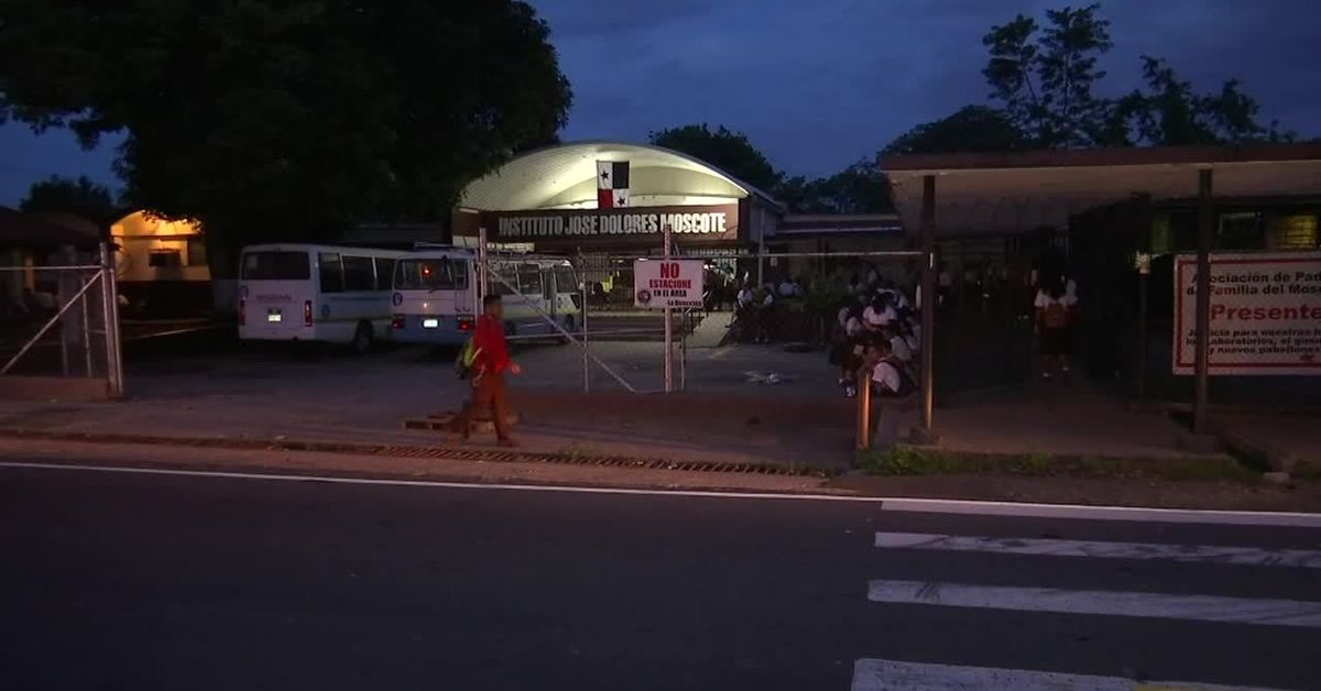 Se reanudan clases en el Moscote, pero continúa la polémica ...