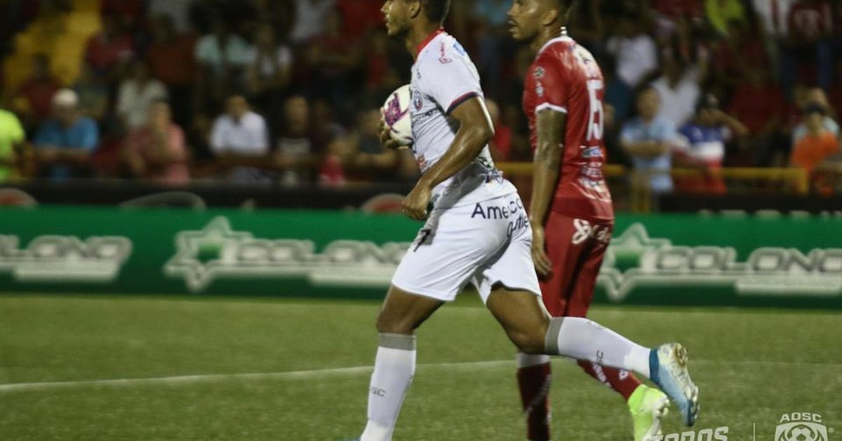 Duelo de panameños en Costa Rica, Jorman Aguilar, Omar Browne y Víctor ...