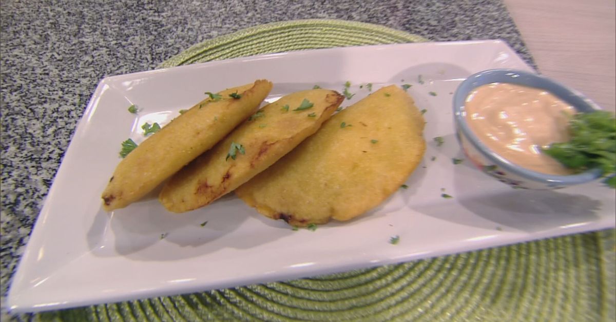 Vídeo | Cocina: Pasos para preparar una rica arepa con pollo ...